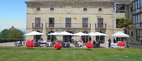 Fachada da propriedade