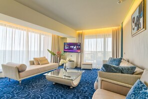 Suíte sênior, 1 cama King, vista para o mar | Vista para a água