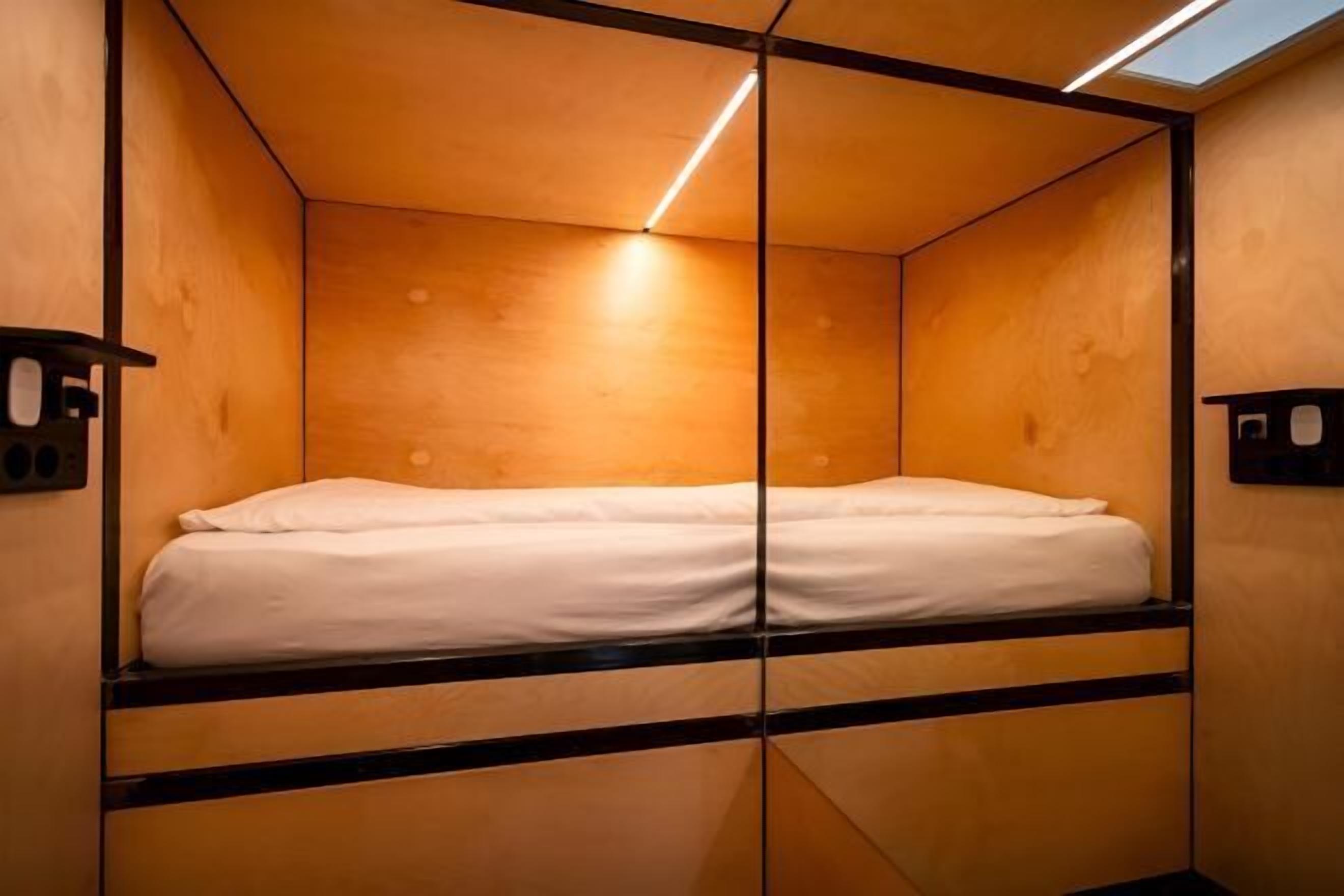 Ferros/tábuas de passar roupa, Wi-Fi de cortesia, roupa de cama