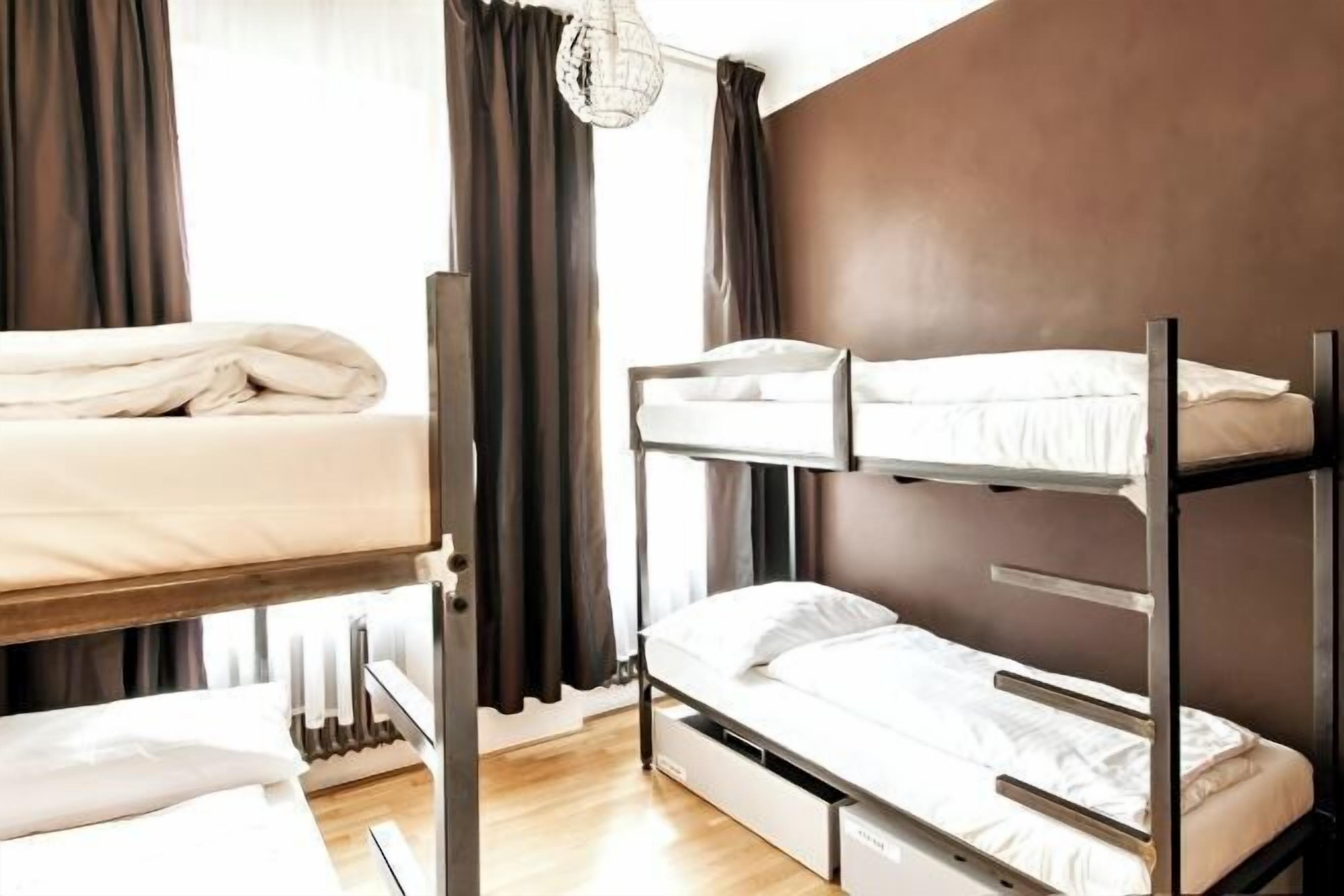 Ferros/tábuas de passar roupa, Wi-Fi de cortesia, roupa de cama