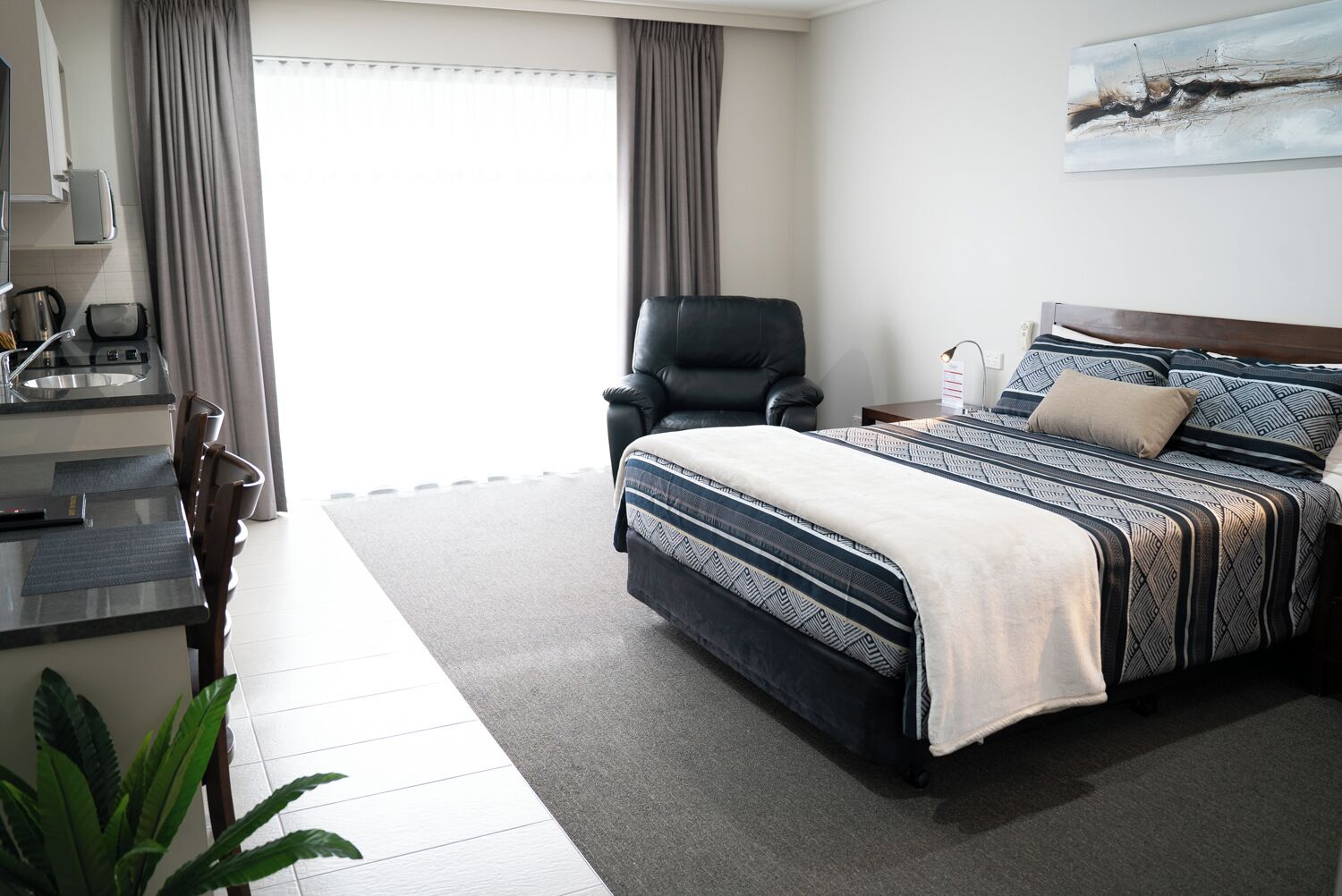 Bridges on Argyle Motel & Apartments: Deals & Reviews (Traralgon, AUS ...