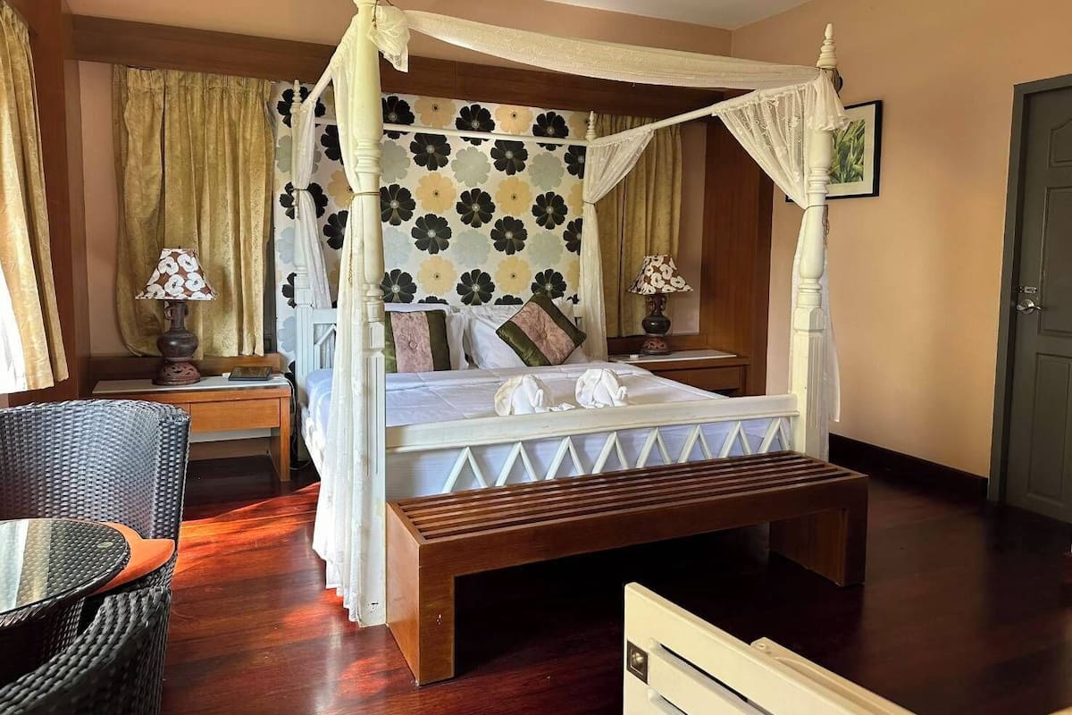 Garden View Villa 1st floor | Minibar, cofre no quarto, cortinas/cortinados opacos