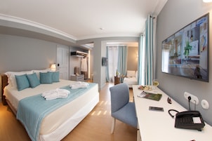 Master Suite with Outdoor Jetted Tub and Panoramic Sea view | Minibar, cofre no quarto, secretária, Wi-fi grátis 
