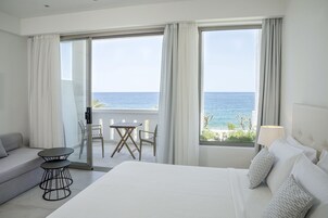 Quarto triplo superior, de frente para o mar | Ferros/tábuas de passar roupa, Wi-Fi de cortesia, roupa de cama