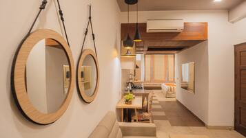 Suite Room | Roupa de alta qualidade, cofre no quarto, secretária