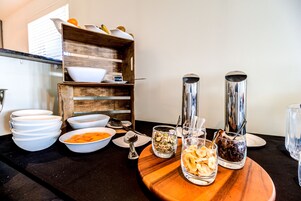 Pequeno-almoço continental diário (25 NZD por pessoa) 