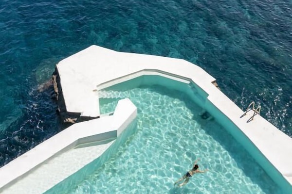 3 piscinas externas, espreguiçadeiras