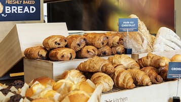 Café da manhã com buffet todos os dias mediante uma taxa