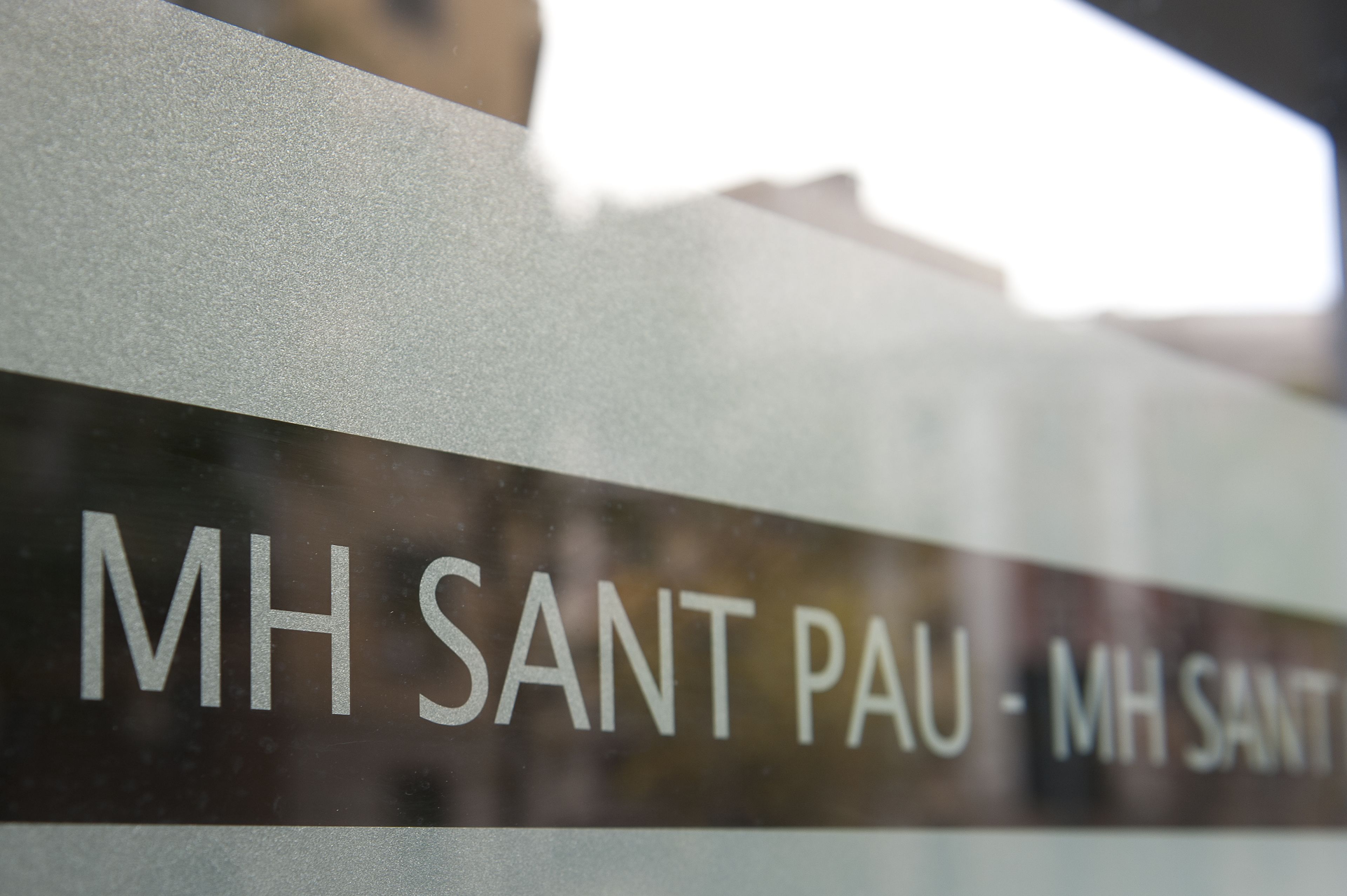 Um aviso com o texto 'MH SANT PAU - MH SANT'.