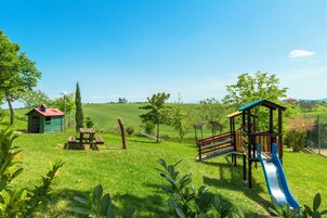 Área de recreio para crianças (ao ar livre)