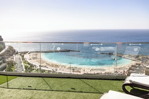 Vila superior, banheira de imersão | Terraço/pátio