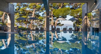 Piscina interior, piscina exterior 