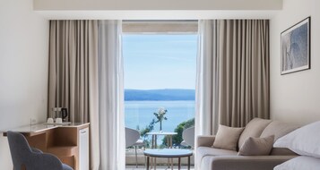 Quarto Duplo ou Twin Premium, varanda, vista para o mar | Roupa hipoalergénica, minibar, cofre no quarto, secretária 