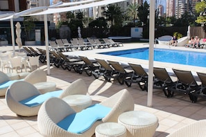 3 piscinas exteriores, guarda-sóis, espreguiçadeiras 