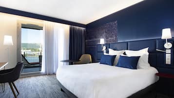 Quarto Privilege, Quarto, 1 cama de casal, terraço, vista para o mar | Roupa de alta qualidade, minibar, cofre no quarto, secretária