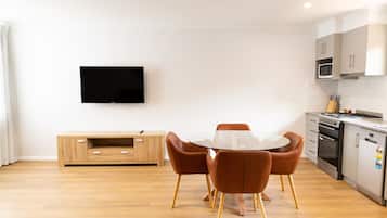 Apartamento, 2 quartos | Sala de estar
