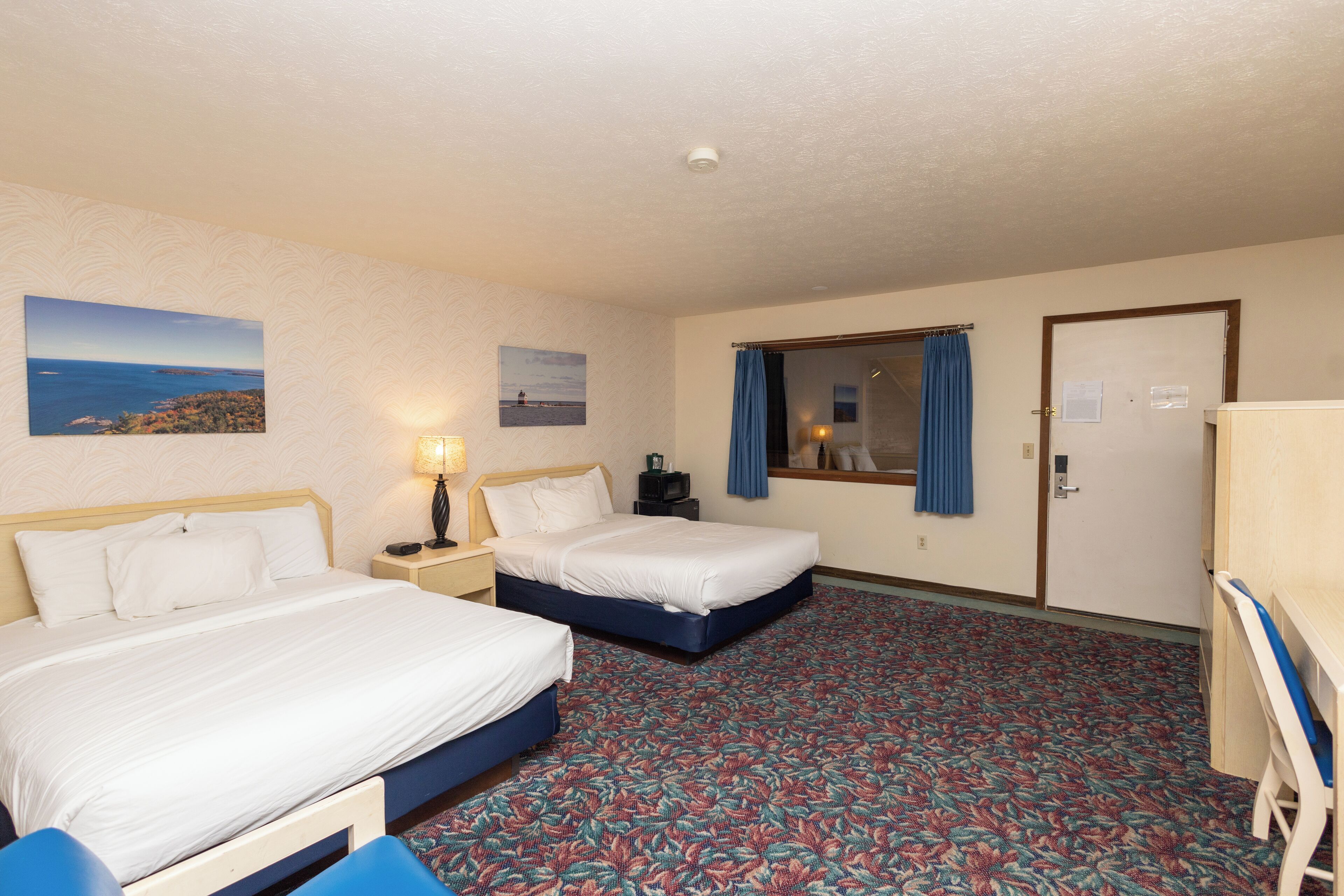 Cortinas blackout, Wi-Fi de cortesia, roupa de cama