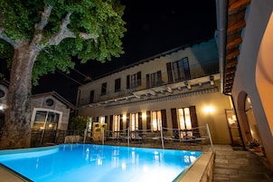 Piscina exterior sazonal