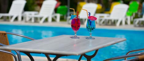 Bar junto à piscina