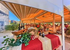 Serviço de café da manhã, culinária mediterrânea, vistas para o jardim 