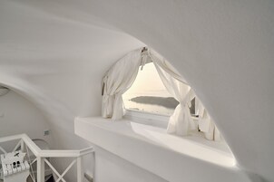 Apartamento Superior, banheira de hidromassagem | Roupa de alta qualidade, cofre no quarto, quartos insonorizados 