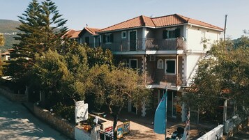 Fachada da propriedade