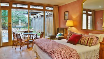 Suite Romântica, banheira de hidromassagem | 2 quartos, roupa de alta qualidade, camas de colchão pillowtop