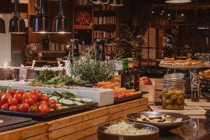 Pequeno-almoço tipo buffet diário incluído