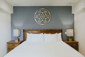 Quarto superior, 1 cama King | Roupas de cama antialérgicas, cofres nos quartos, quartos à prova de som