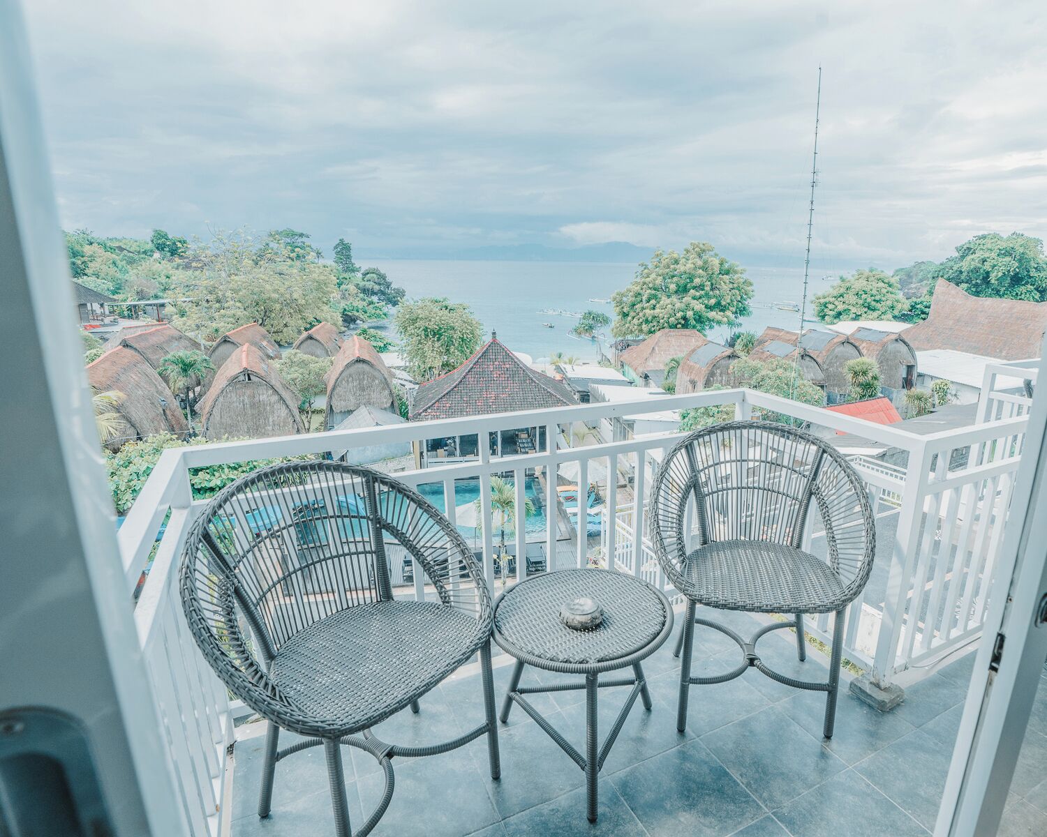 Quarto Twin Deluxe, vista para a piscina | Terraço/pátio interior