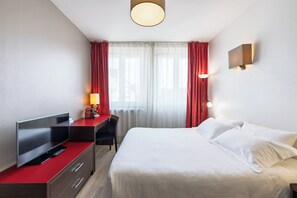 Estúdio, 1 cama de casal ou 2 camas de solteiro | Cofres nos quartos, escrivaninha, cortinas blackout