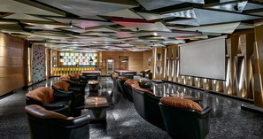 Bar na cobertura, vistas para o jardim, aberto todos os dias