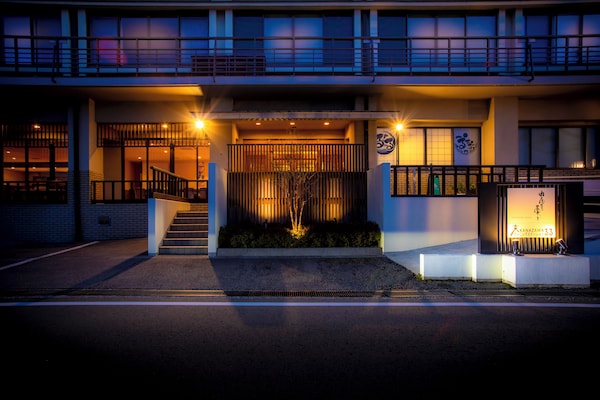 Yuyaruru Saisai - Japón