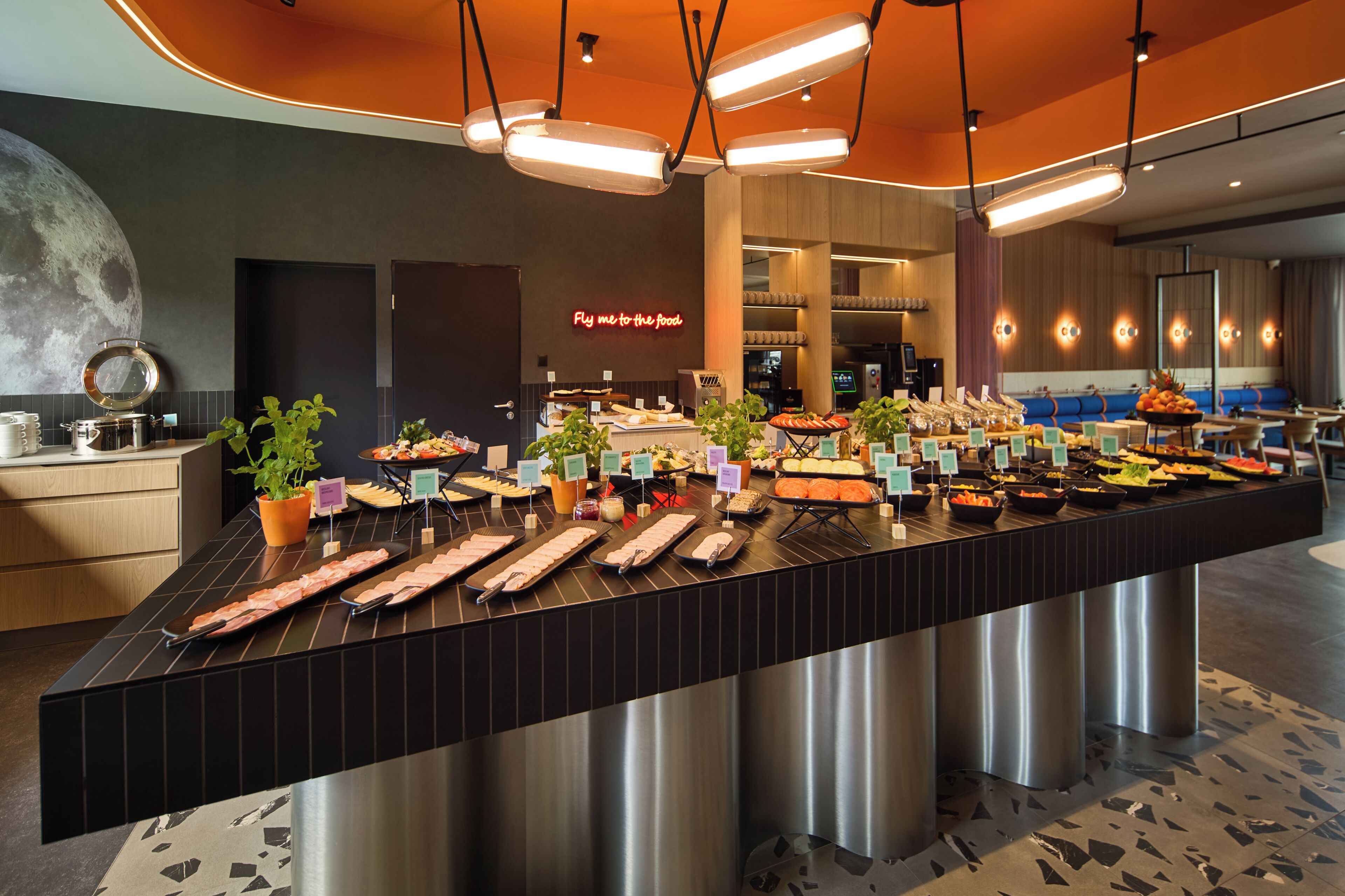 Pequeno-almoço tipo buffet diário mediante uma taxa 