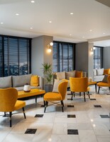 Área de estar no saguão