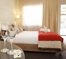 Quarto (King Spa) | Roupa de alta qualidade, secretária, cortinas/cortinados opacos 