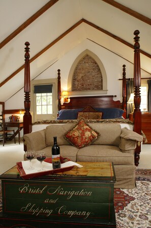 Quarto Deluxe, lareira (Carriage) | Roupa de alta qualidade, com decoração personalizada 