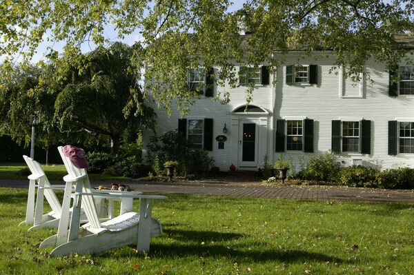 Captain's House Inn - Cape Cod, MA