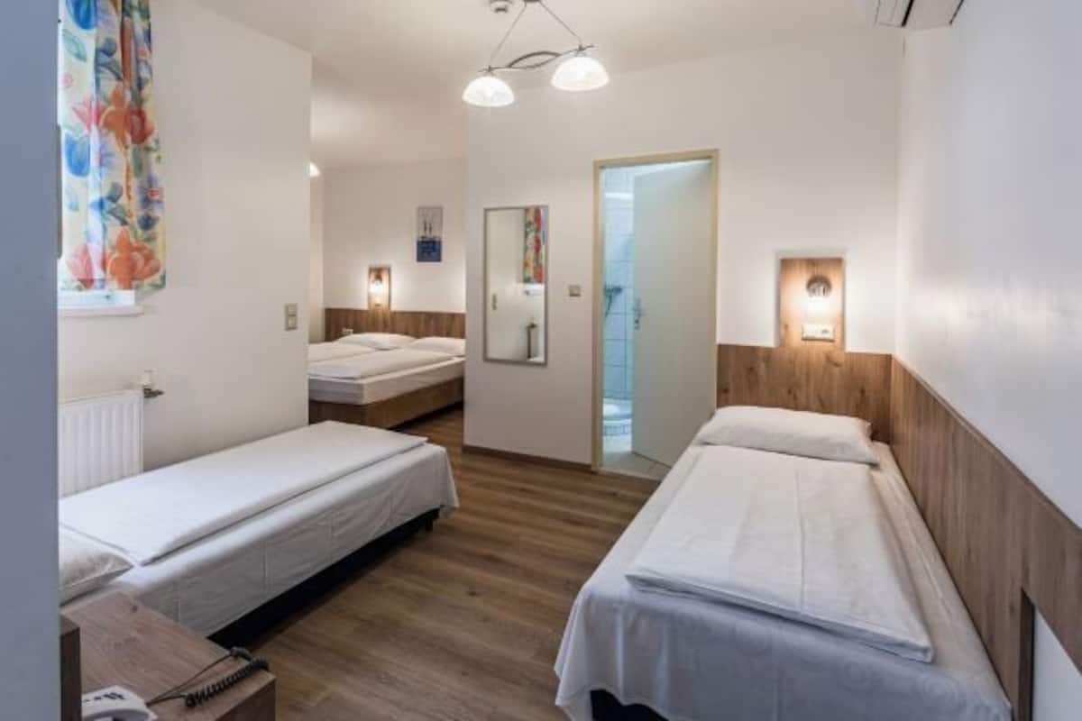 Cofres nos quartos, individualmente decorados