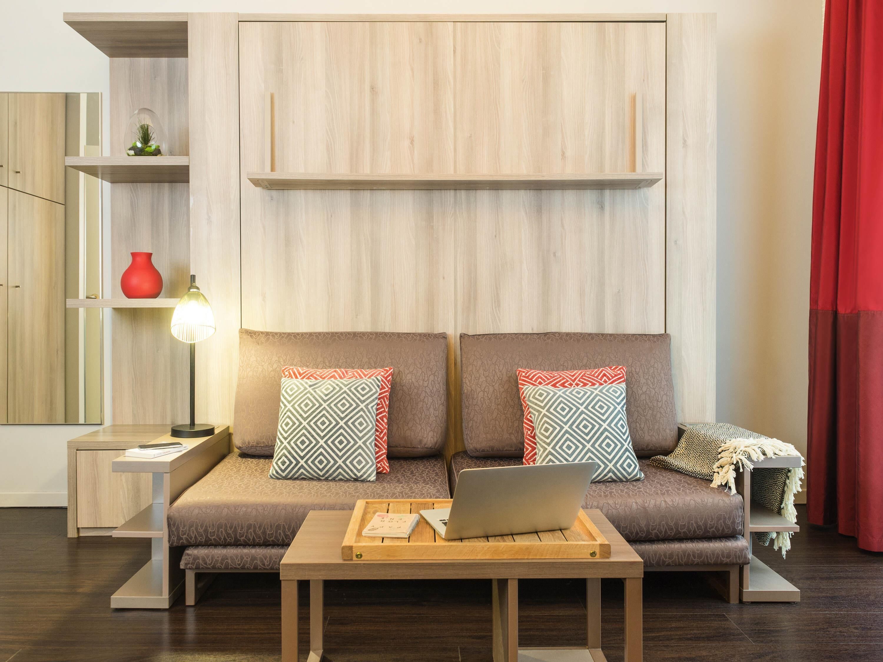 Estúdio, 1 cama de casal ou 2 camas individuais | Cofre no quarto, secretária, cortinas/cortinados opacos 