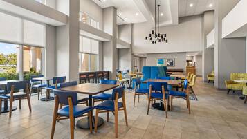 Café da manhã continental grátis todos os dias