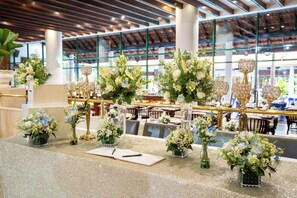 Pequenos-almoços, almoços e jantares servidos 