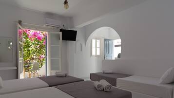 Quarto triplo | Roupas de cama antialérgicas, cortinas blackout, berços grátis