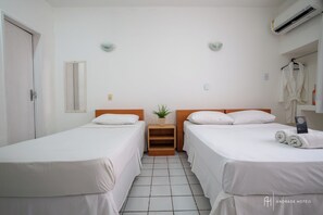 Frigobar, cortinas blackout, Wi-Fi de cortesia, roupa de cama
