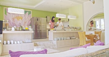 Pequeno-almoço inspirado na cozinha local diário (10 EUR por pessoa) 