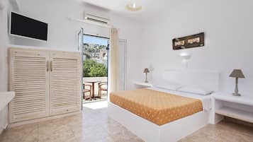 Quarto casal standard | 1 quarto, cofres nos quartos, individualmente decorados