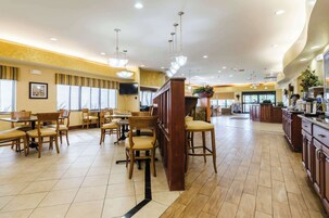 Café da manhã com buffet grátis