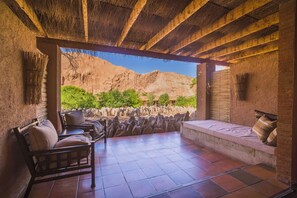 Roupa de alta qualidade, camas de colchão pillowtop, minibar