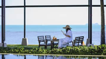 Pequeno-almoço tipo buffet diário (500 THB por pessoa)