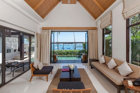 Vista do quarto. The Sea Koh Samui Resort & Residences by Tolani